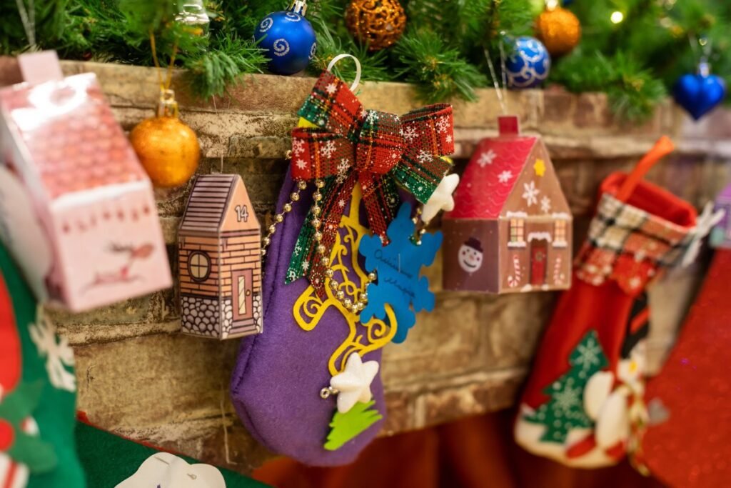 Tacky Christmas Decorations: The Bold Holiday Trend